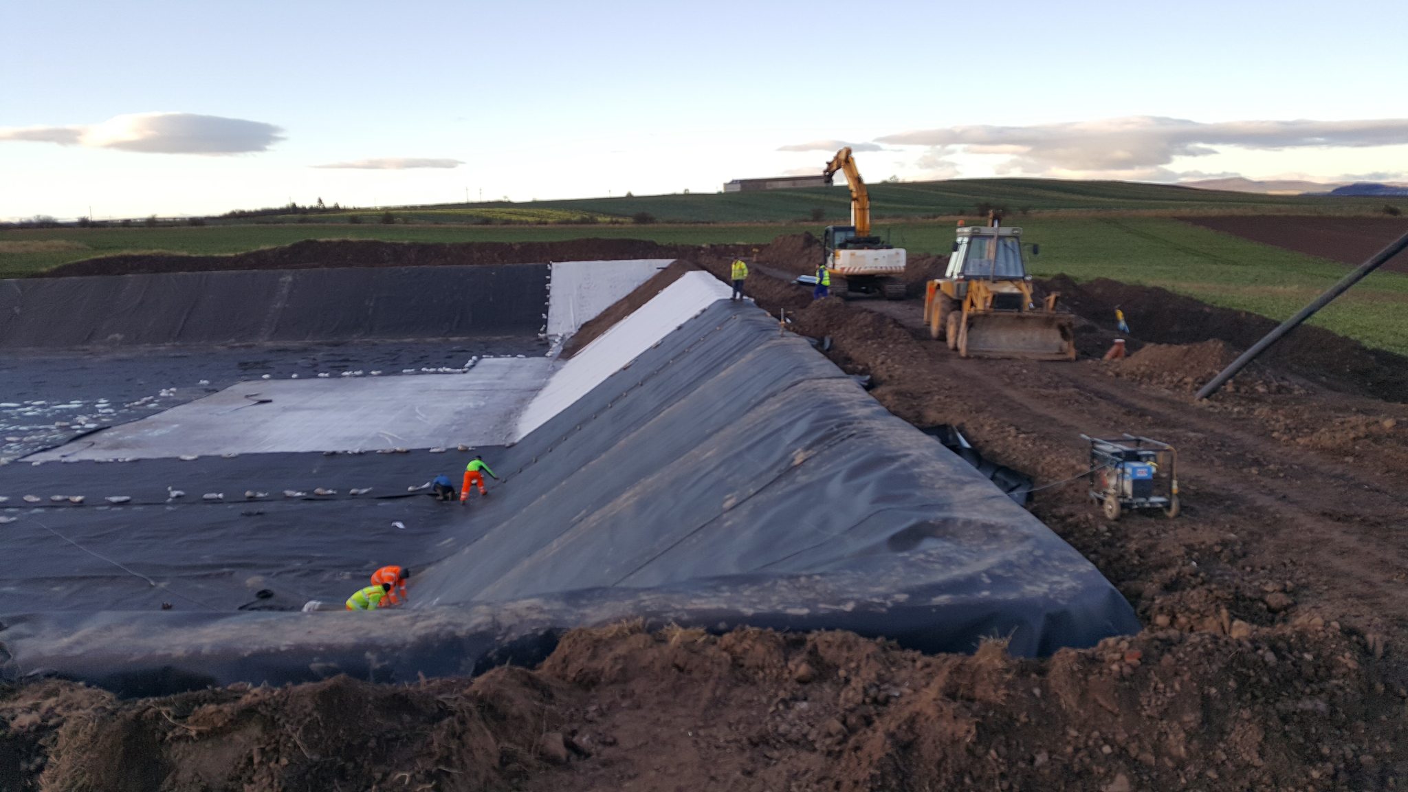 Waterproof Lining: Lakes, Lagoons, Canals - Butek Landline